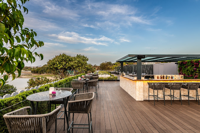 Bougainvillea Terrace by the lake – Pronite